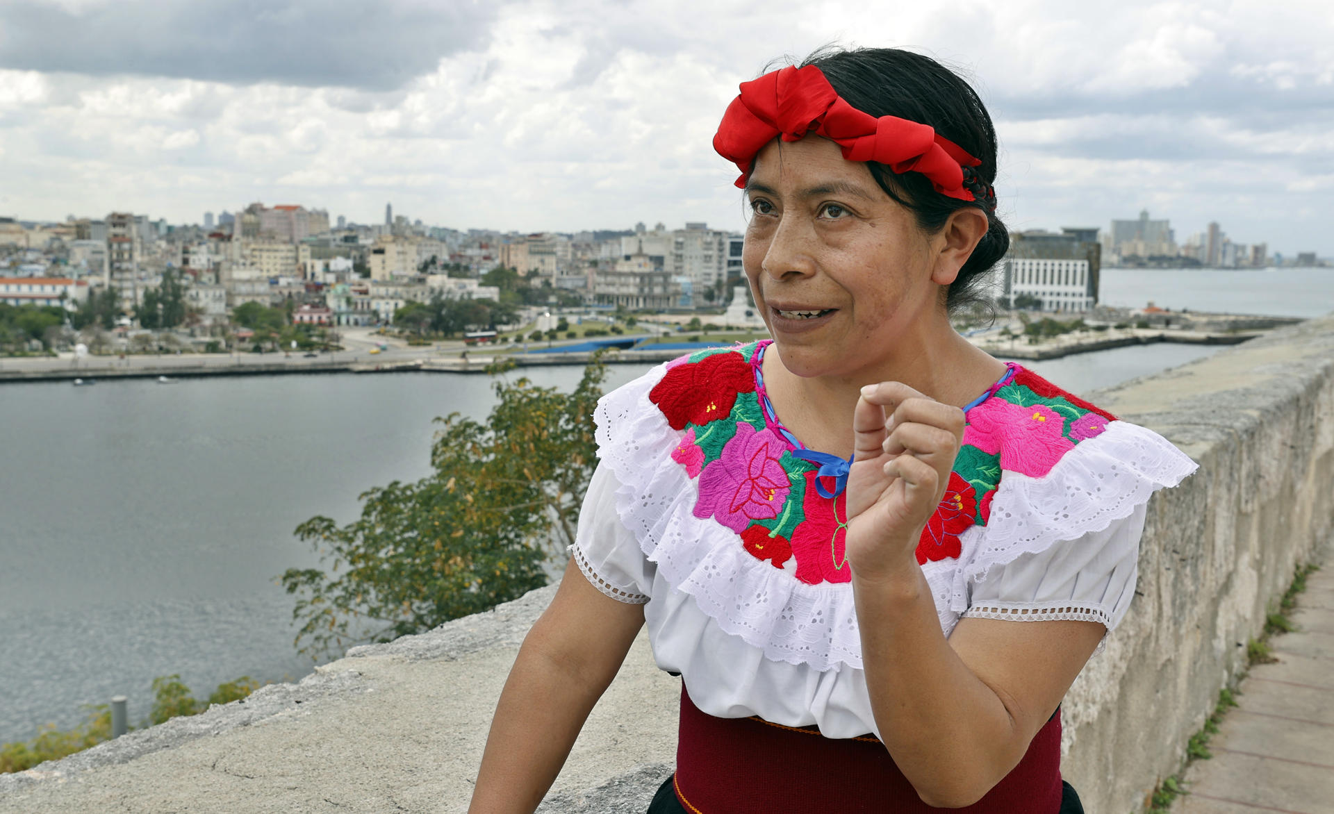 Ruperta Bautista, poeta mexicana indígena: “México tiene la autoestima ...