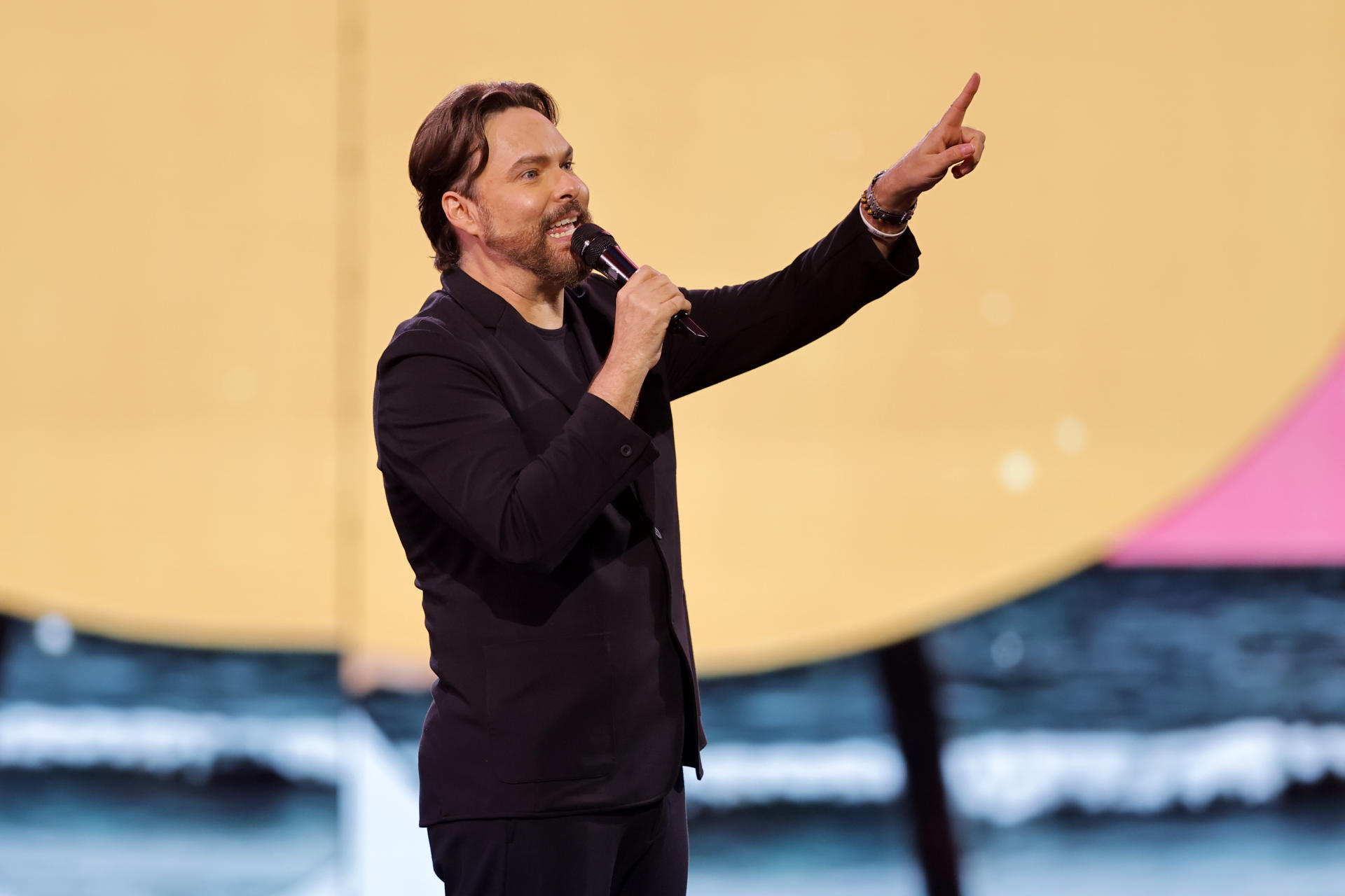 Abucheo a humorista venezolano genera la primera gran polémica en ...