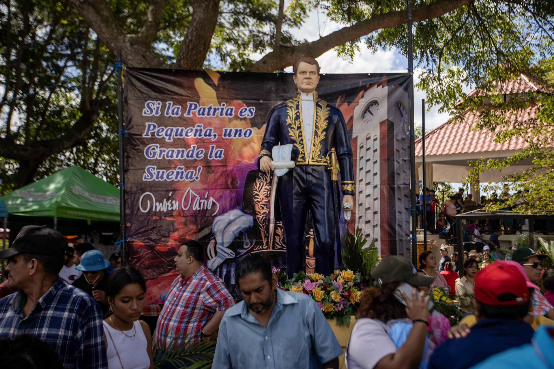 Recuerdan en Nicaragua al poeta Rubén Darío en el aniversario 109 de su ...