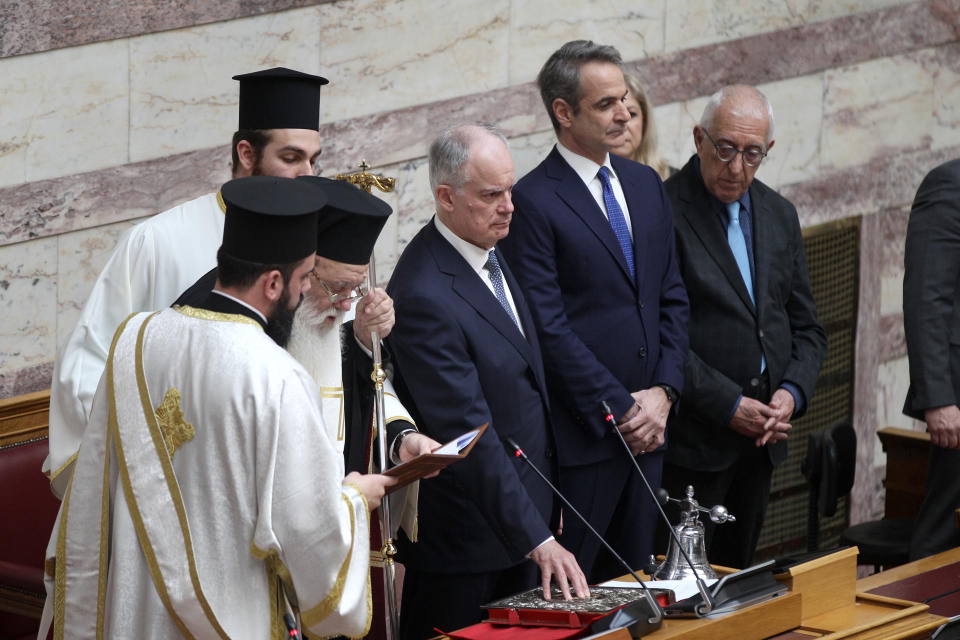 El conservador Konstantinos Tasulas jura como nuevo presidente de ...