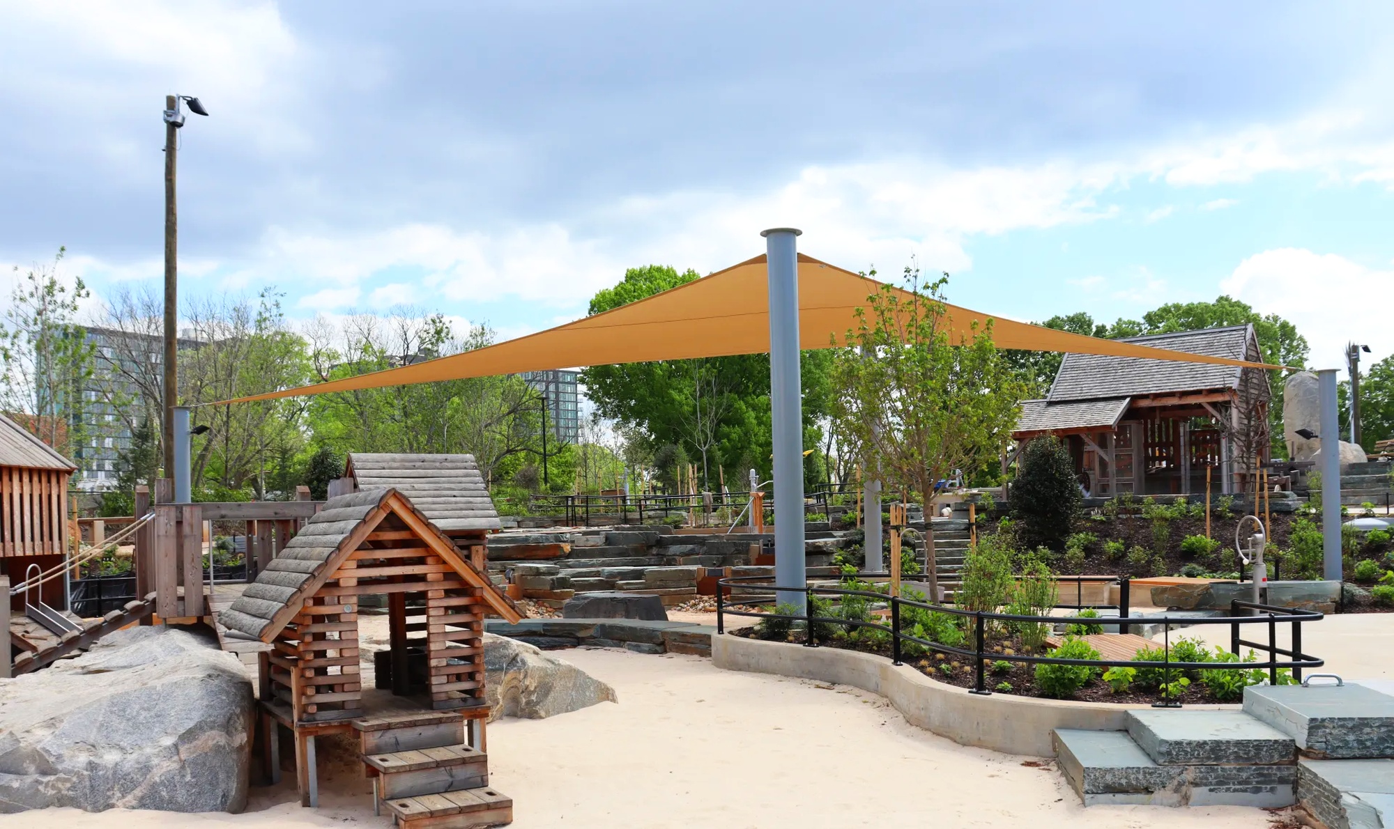 Gipson Play Plaza, espacio de aventuras en Raleigh, abre en mayo | Qué Pasa