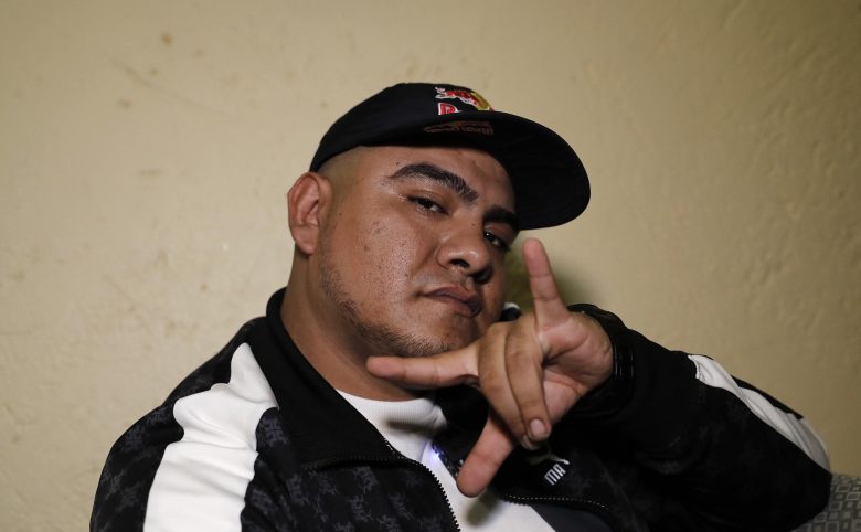 Mexicano Aczino se convierte en primer bicampeón de 'batalla de gallos ...