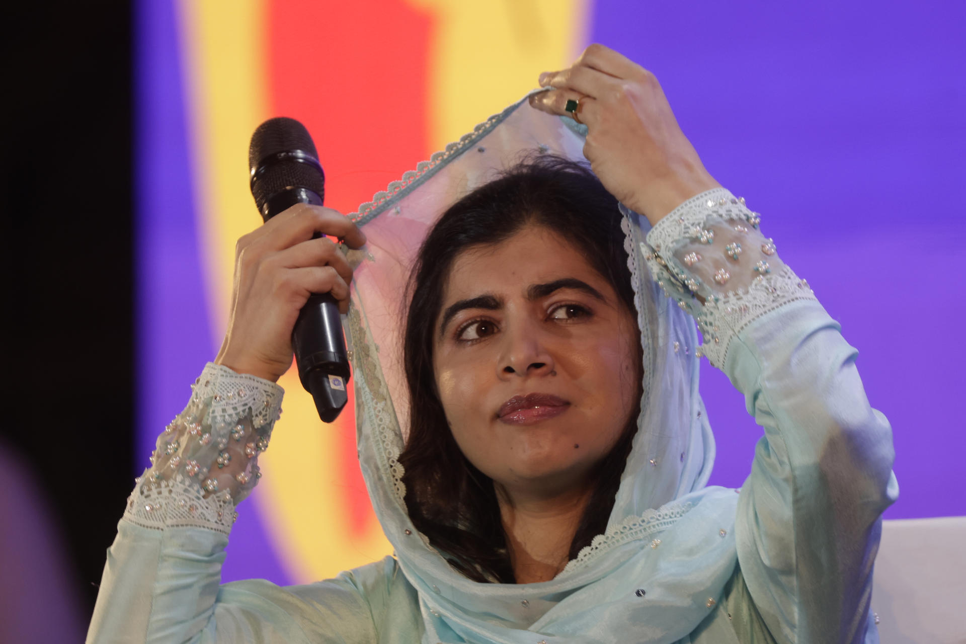 Malala insta a Pakistán a parar deportaciones de afganos para ...