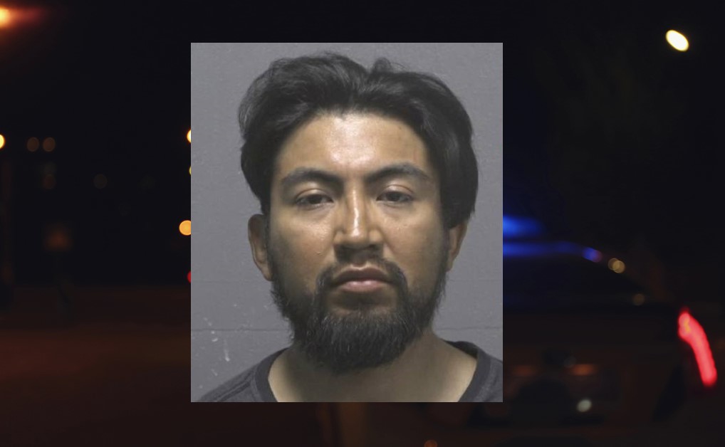 Latino arrestado en NC por caso de pornografía infantil | Qué Pasa