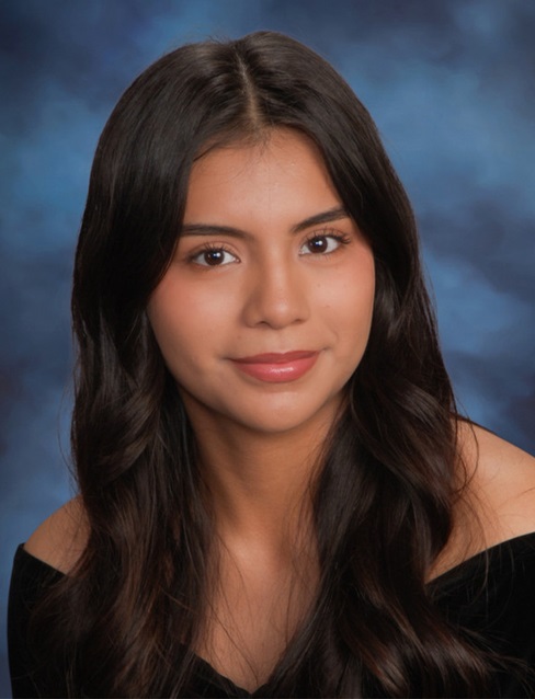 ¡Orgullo hispano! Becan a destacadas estudiantes de Durham | Qué Pasa