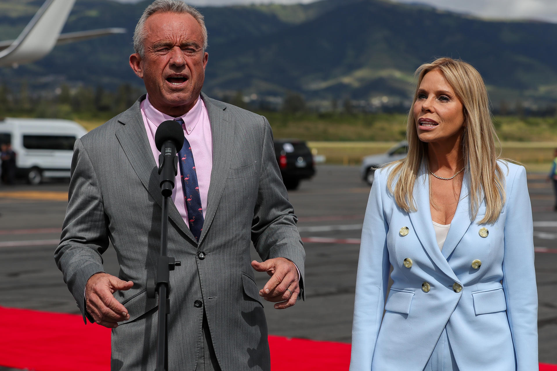 Robert Kennedy Jr. "contento" de asistir a la investidura de su "amigo ...