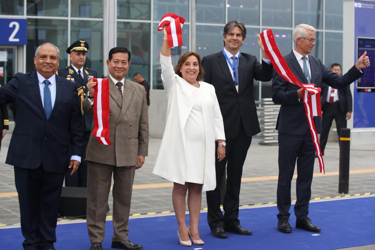 Boluarte inaugura nuevo aeropuerto de Lima y dice que "abre etapa de ...