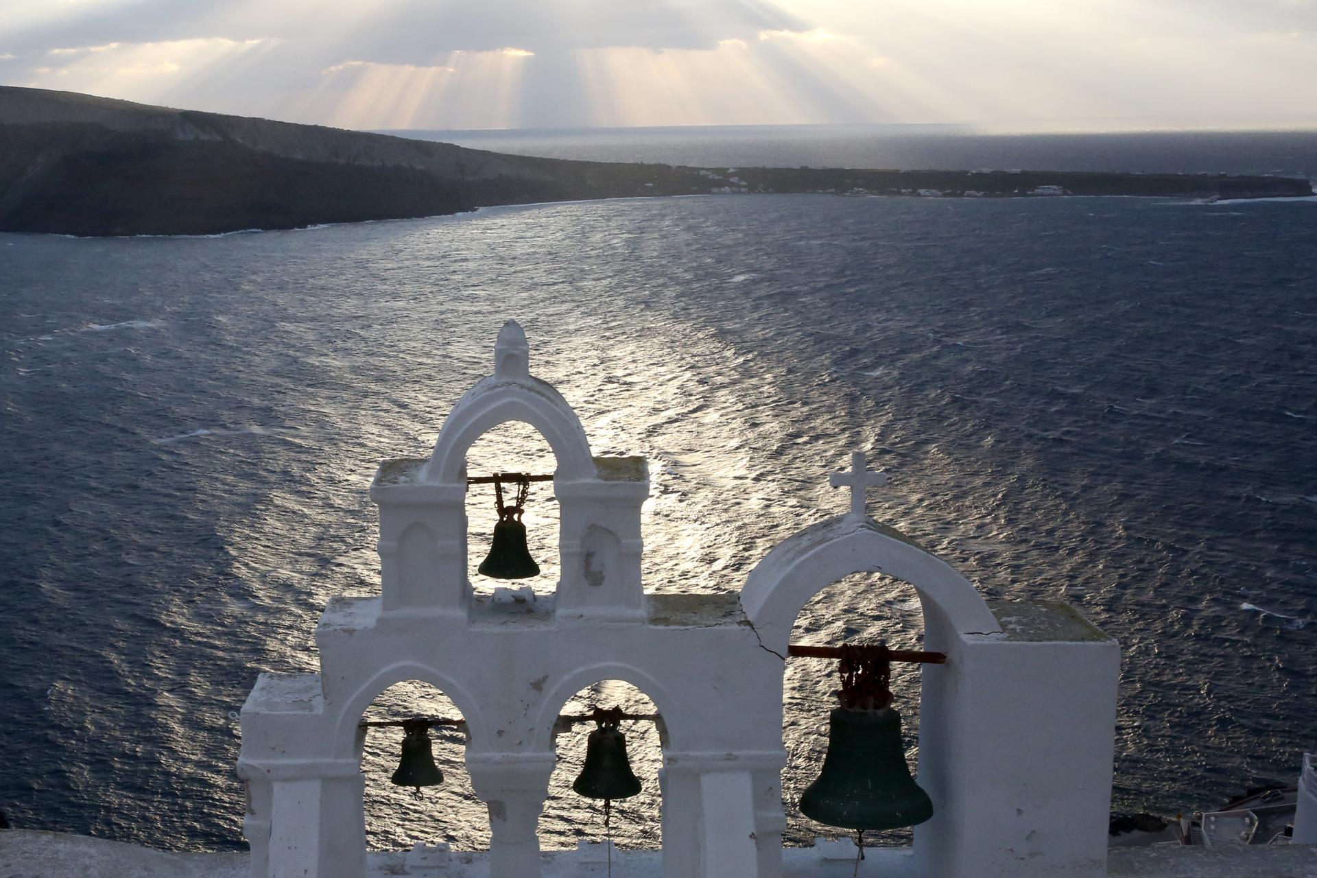 Un seísmo de magnitud 6 desata alerta de tsunami en Grecia sin causar ...