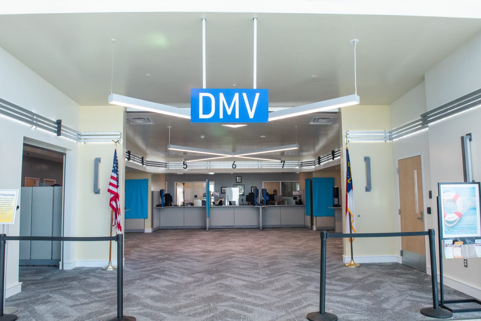 ¿Vas al DMV? Atenderán sin cita para evitar filas bajo el sol | Qué Pasa