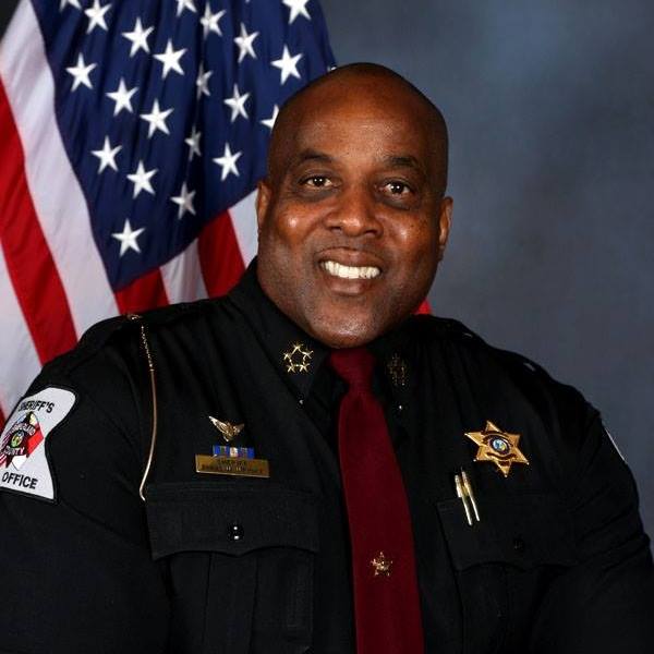 Retiro del Sheriff Ennis W. Wright en Cumberland County | Qué Pasa