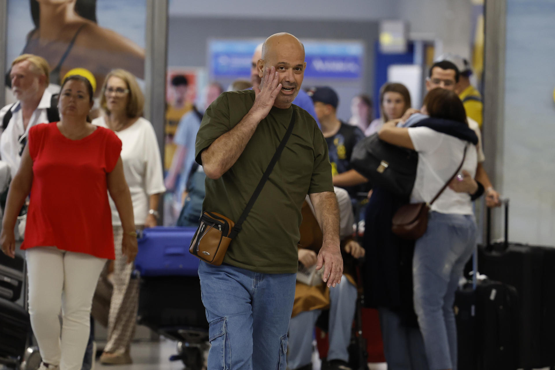 El intérprete Kayed Hammad logra salir de Gaza y llega a España junto ...