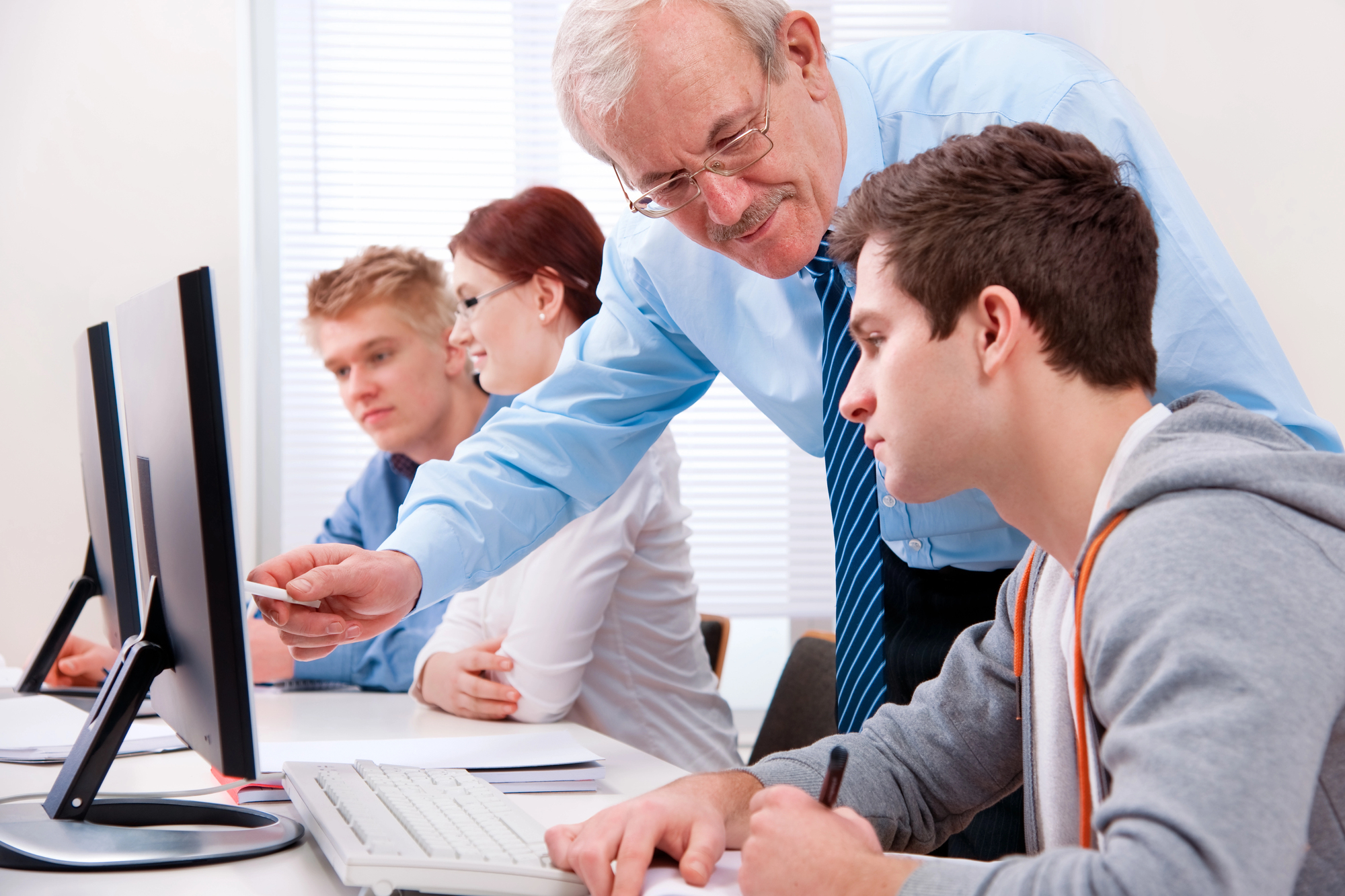 Clase en español para aprender computación desde cero | Qué Pasa