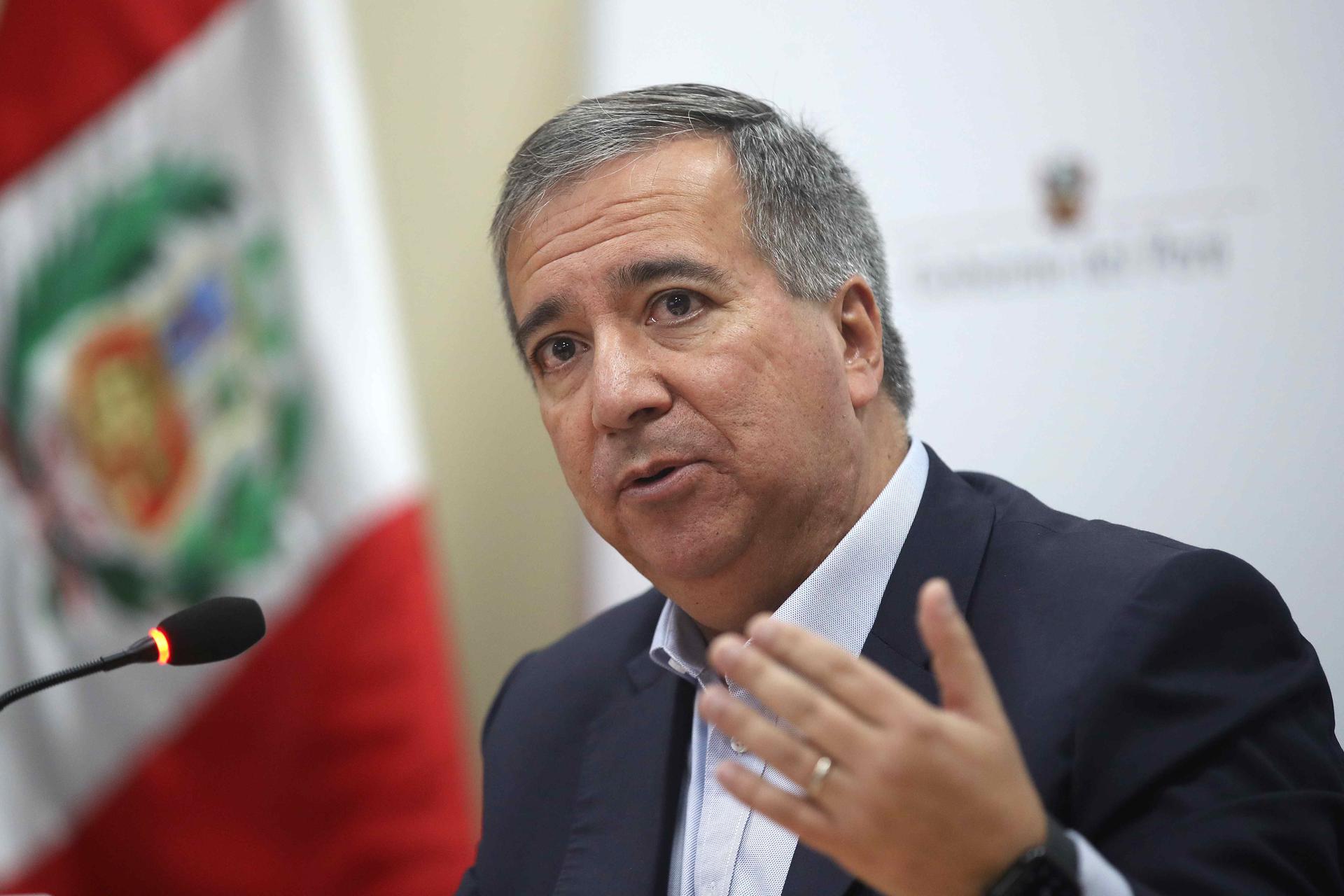 Comisión parlamentaria cita al ministro de Economía por el aumento de sueldo de Boluarte | Qué Pasa