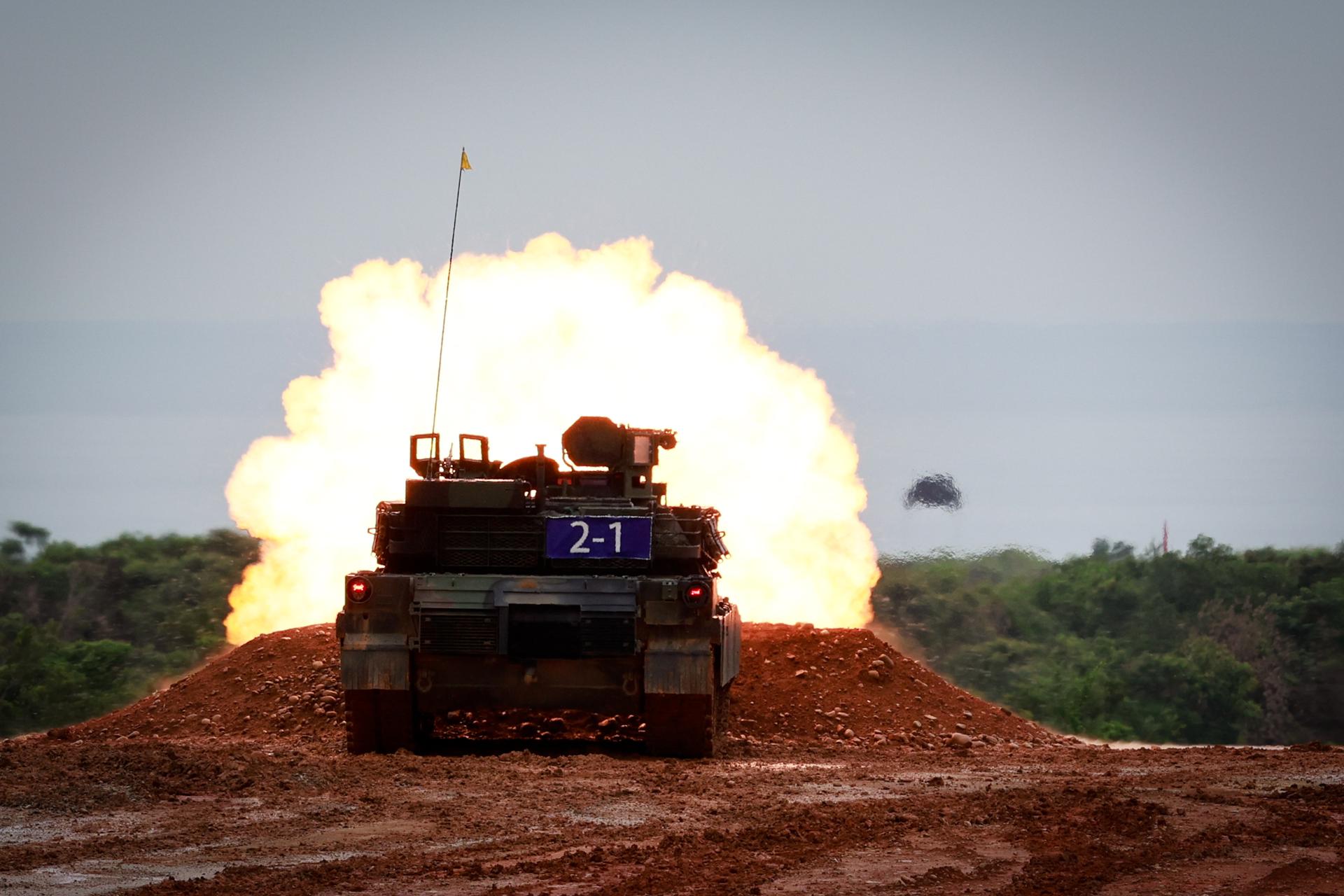Taiwán realiza un entrenamiento de fuego real con sus nuevos tanques de ...