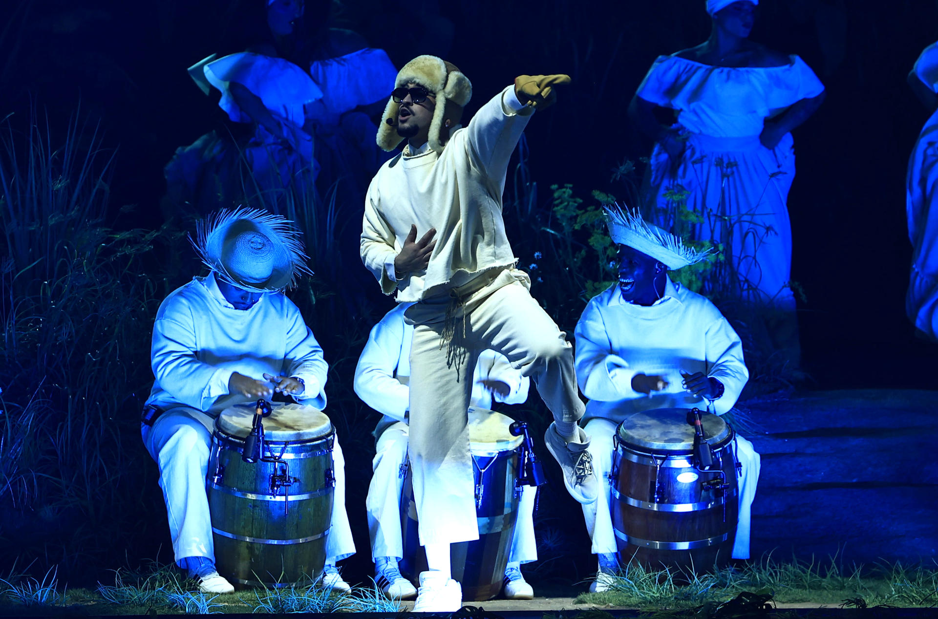 Bad Bunny y la empresa Vibee presentan en San Juan la experiencia ...