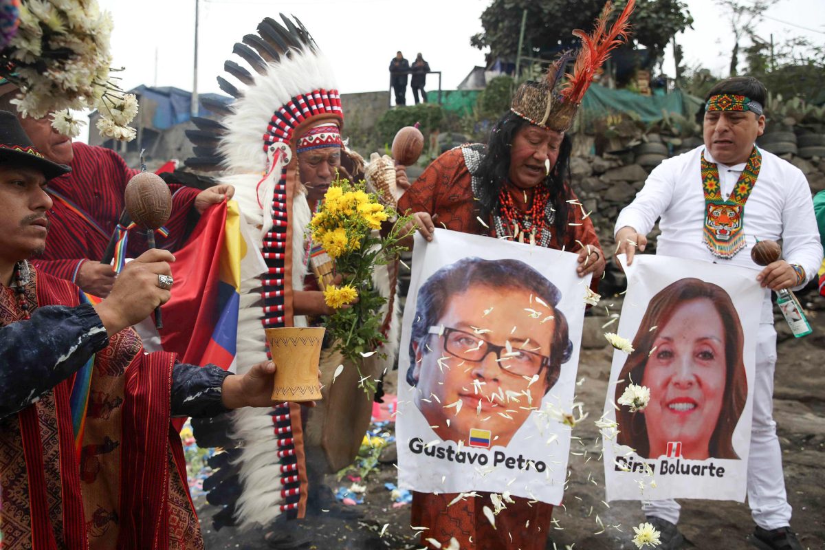 Chamanes peruanos llaman con rituales a la paz y hermandad entre ...