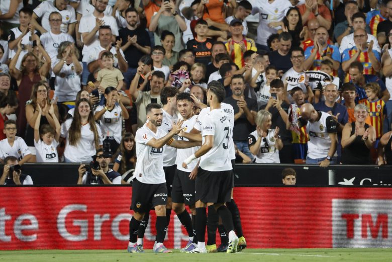 3-0. El Valencia crece ante el Torino al ritmo del renovado Javi Guerra ...