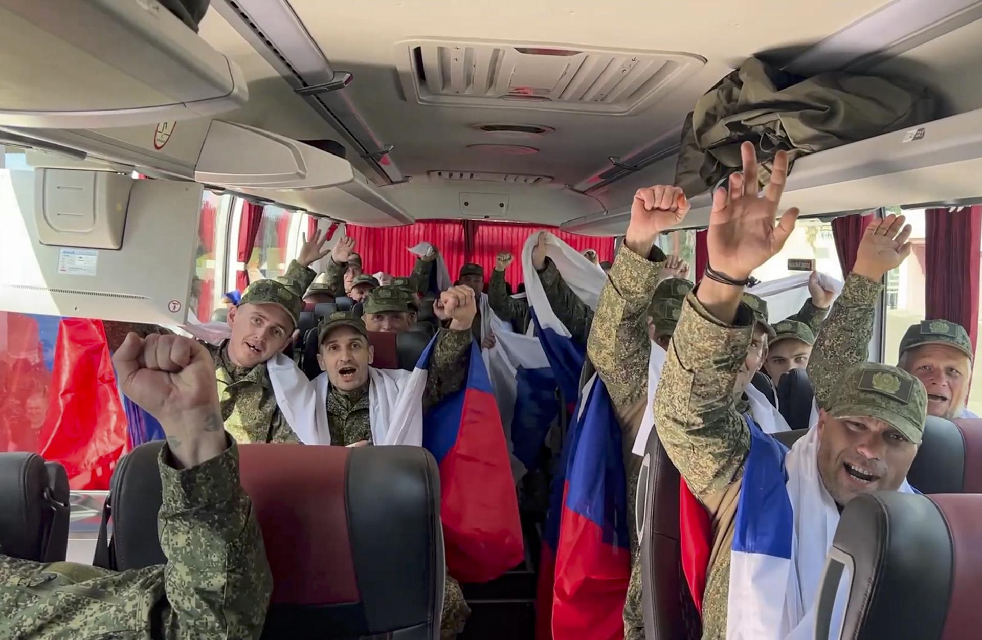 Rusia y Ucrania realizan un nuevo canje de 84 prisioneros de cada bando ...