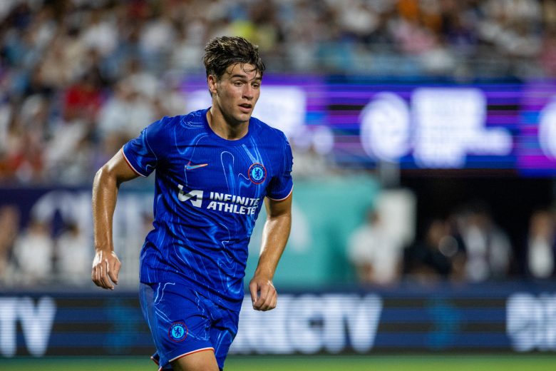 El Chelsea sigue con su operación salida y cede a Marc Guiu al ...