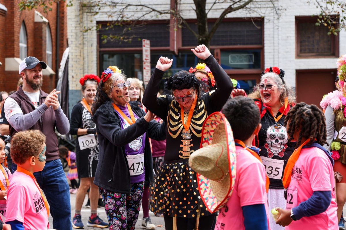 Carrera y celebración de Día de Muertos en Raleigh | Qué Pasa