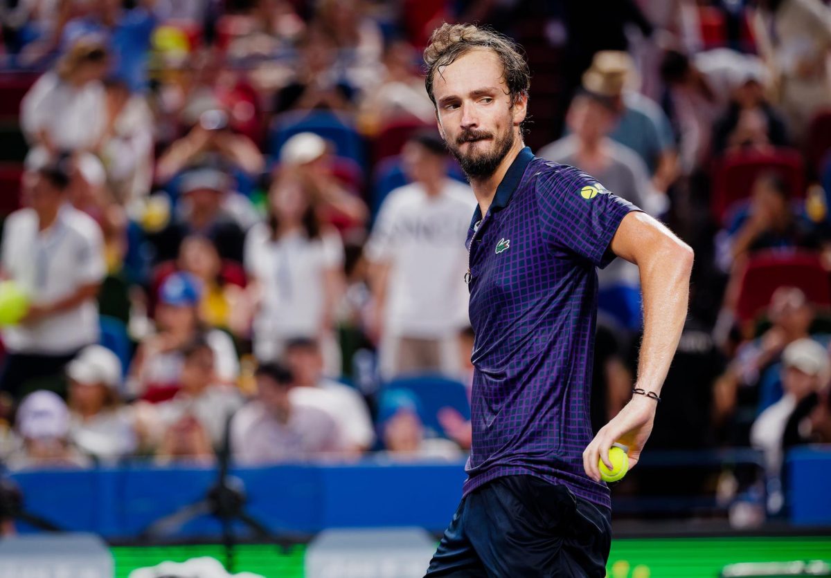 Medvedev regresa al pasado y a semifinales en Shanghai | Qué Pasa