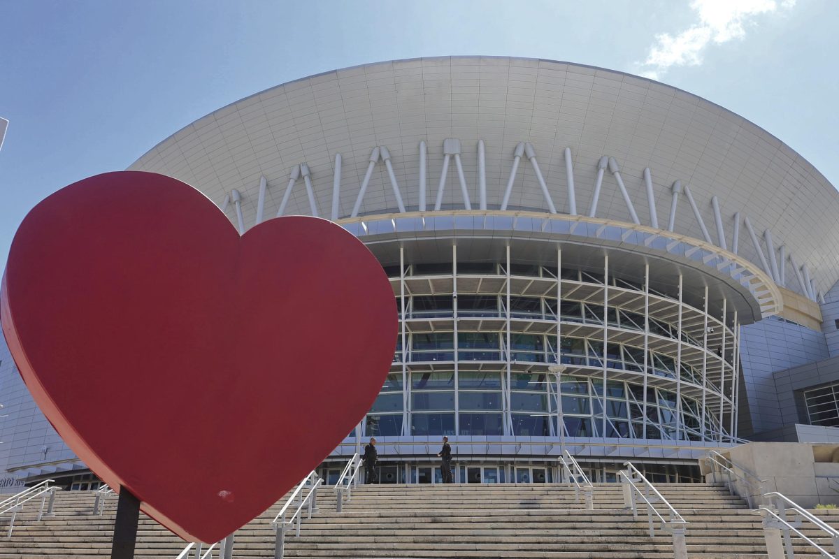 Refuerzan seguridad en Coliseo de Puerto Rico tras tiroteo | Qué Pasa