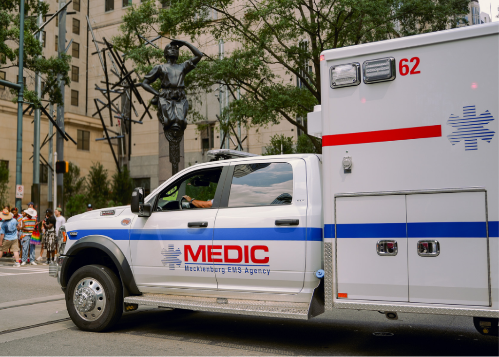 Medic busca héroes en Charlotte, ofrece empleos | Qué Pasa