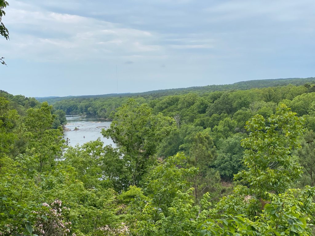 Naturaleza, historia y aventura en el Parque Estatal Raven Rock | Qué Pasa