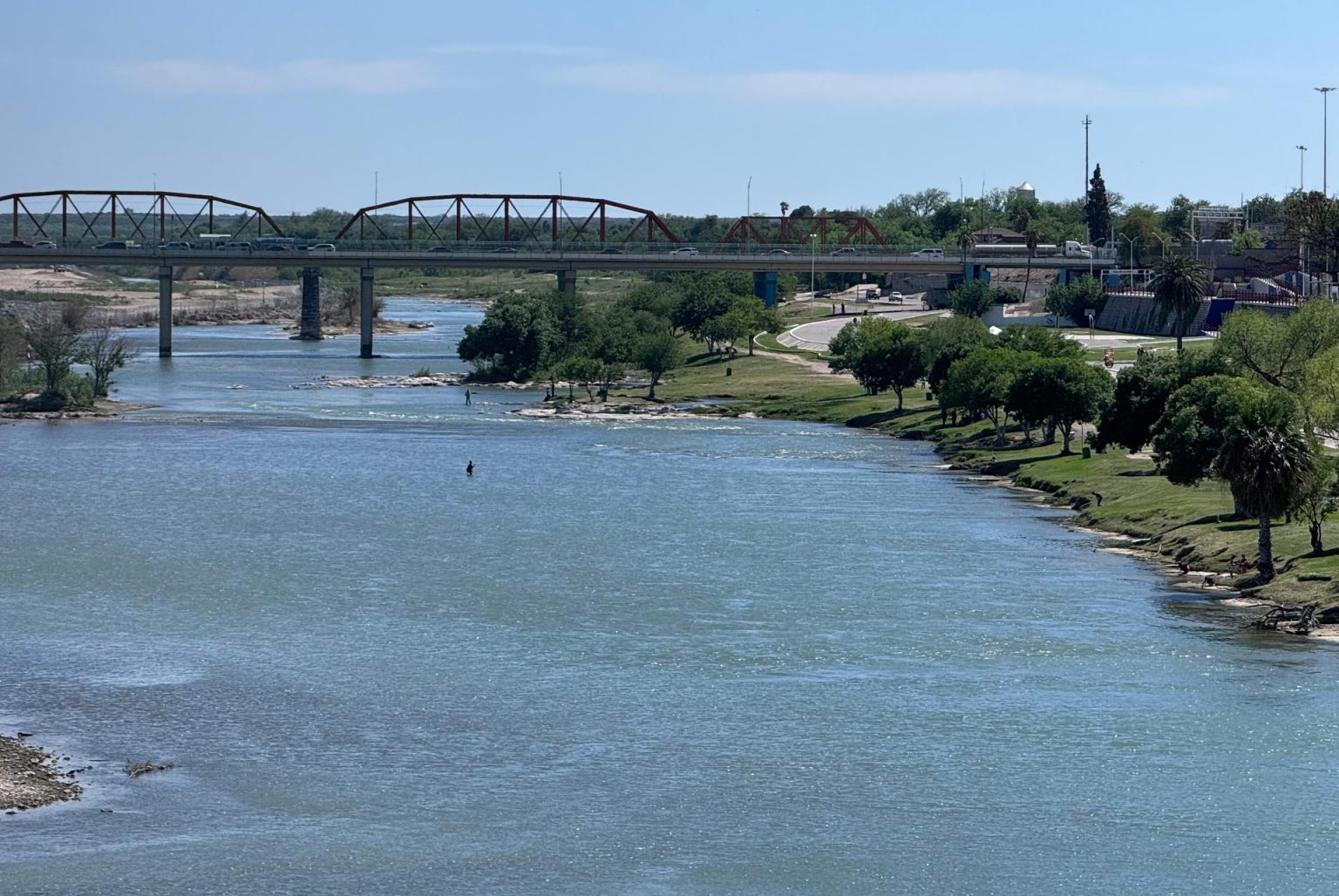 Barreras flotantes en el Río Bravo: ¿Nueva estrategia fronteriza? | Qué ...